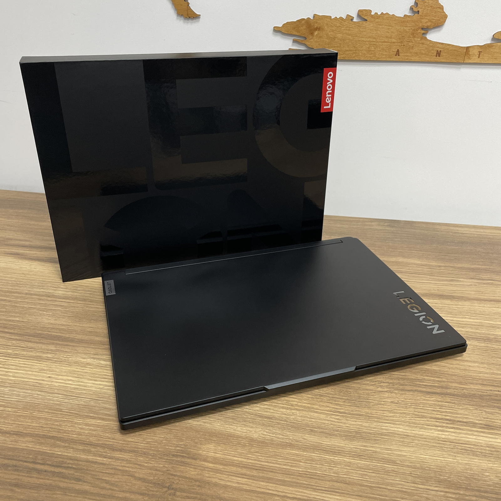 NOWY WYPAKOWANY Laptop Lenovo Legion 7-16 i9-14900HX RTX 4070 8GB 1TB ...